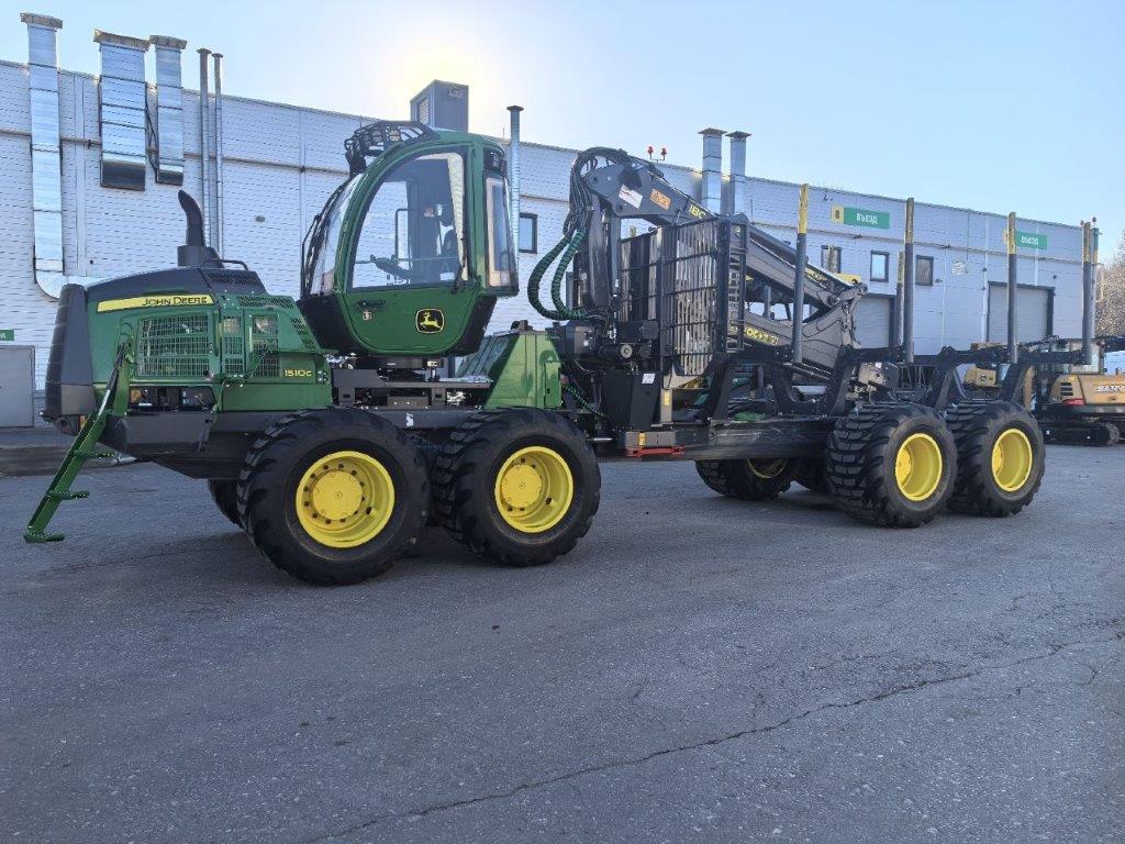 БУ JOHN DEERE форвардер колесный 1510G купить в России | Traktorodetal