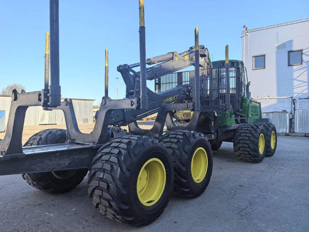 БУ JOHN DEERE форвардер колесный 1510G купить в России | Traktorodetal